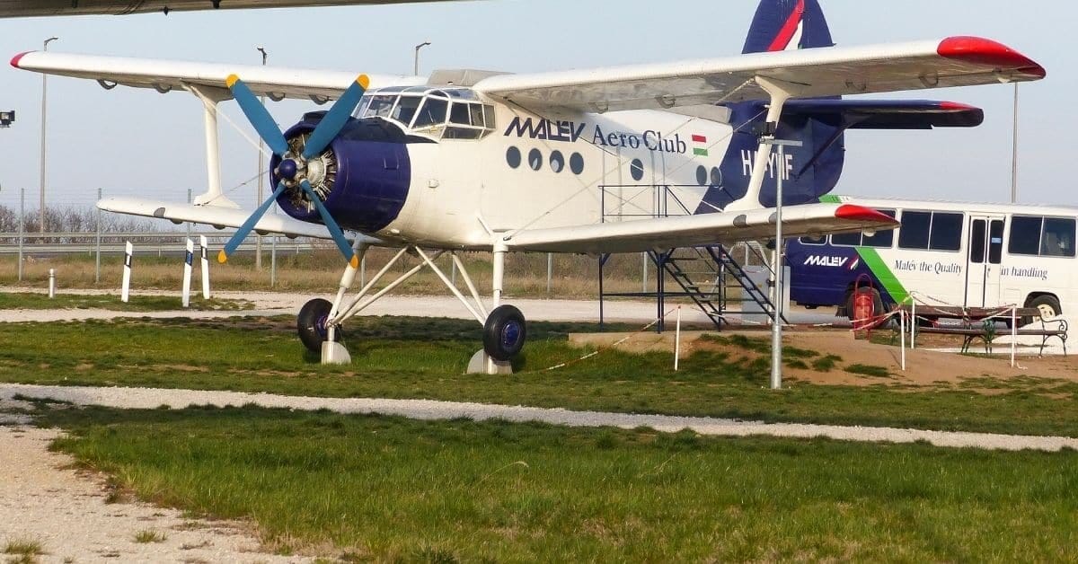 Straight Wing Advantages | Wing Design - Aviation Info