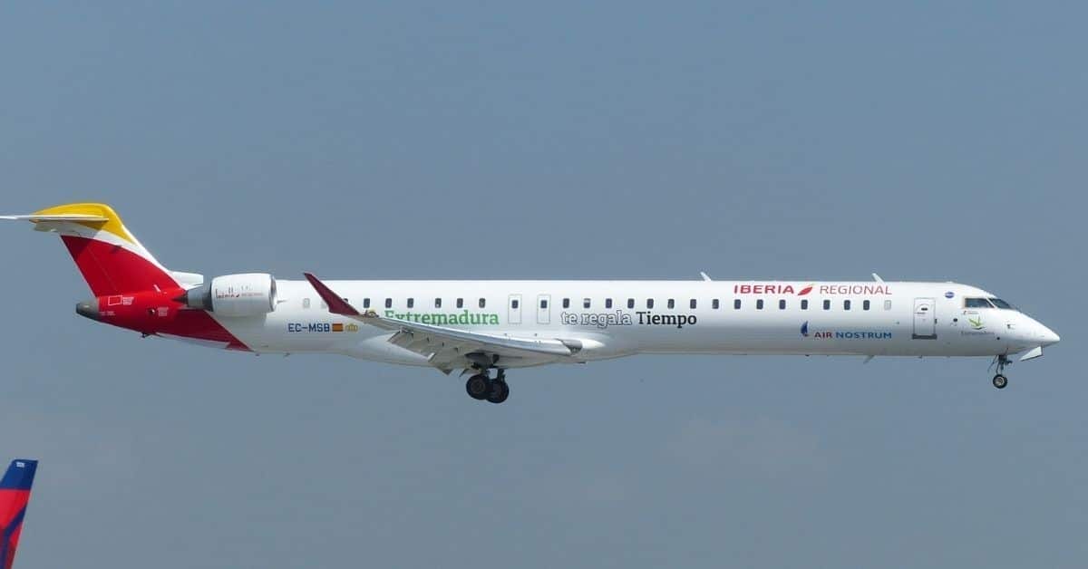 Why Does the CRJ Series Not Have an Autothrottle System? - Aviation Info